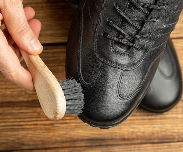 A Guide for Restaurant Staff: How to Clean Work Shoes – Boot World